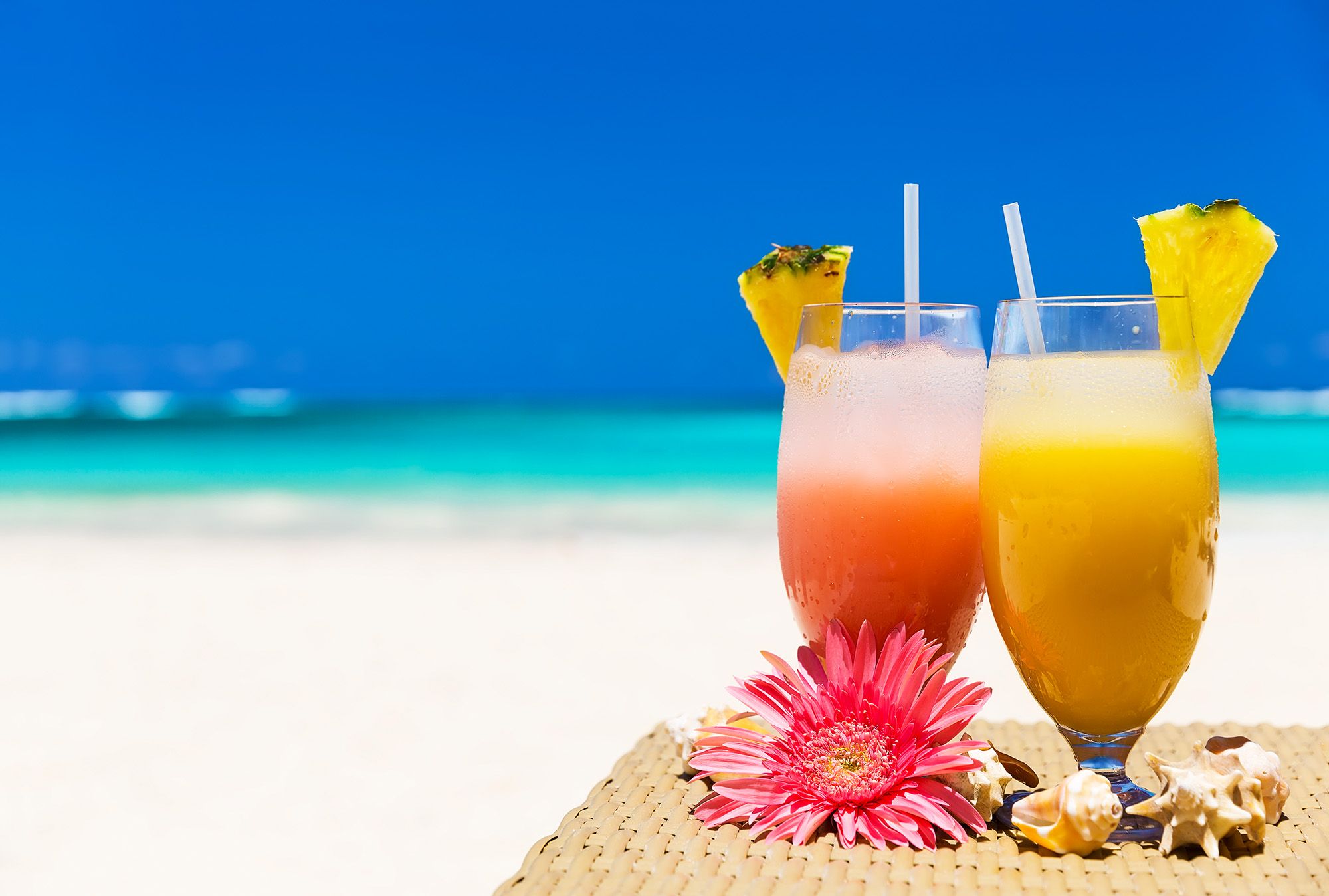32 Food & Drinks To Try While In The Bahamas | SANDALS